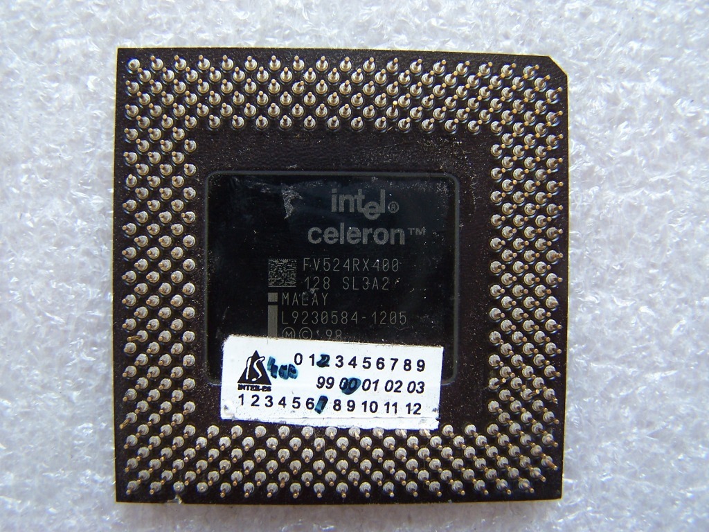 Bardzo stary czarny procesor Intel Celeron | Tarnobrzeg | Licytacja na ...
