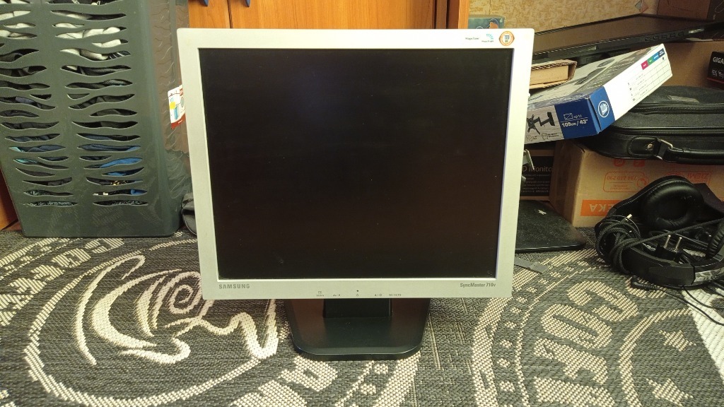 Monitor SAMSUNG SyncMaster 710v 710V C | Rumia | Kup teraz na Allegro ...