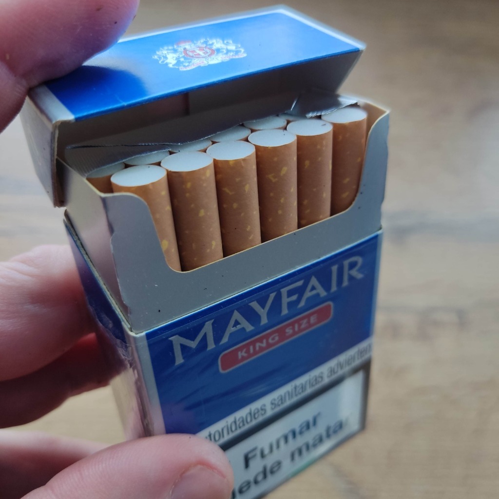 Kolekcjonerskie papierosy Mayfair | Żary | Kup teraz na Allegro Lokalnie