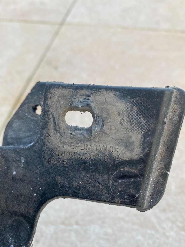 Mercedes W218 AMG wspornik zderzaka LT 2188850016 | Wronki | Kup teraz ...