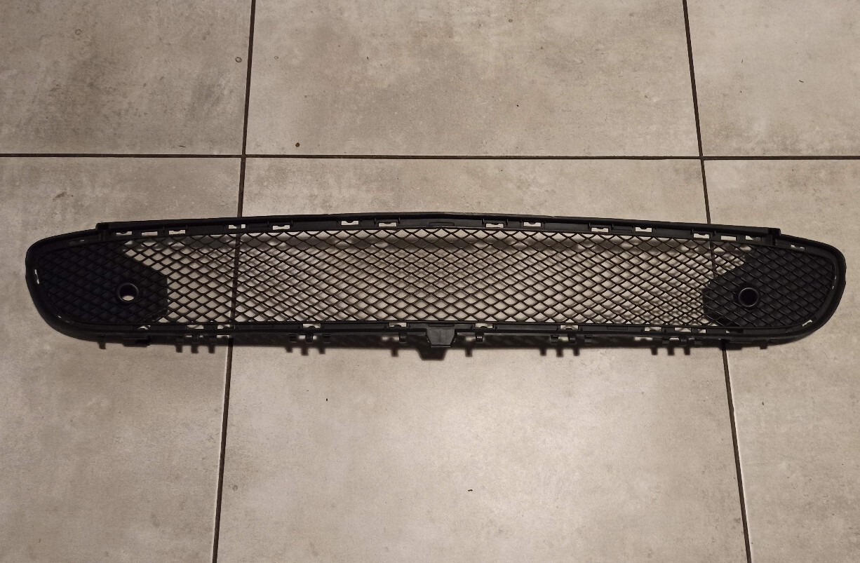 Kratka atrapa zderzaka Mercedes GLA 1568853122 | Dopiewo | Kup teraz na ...