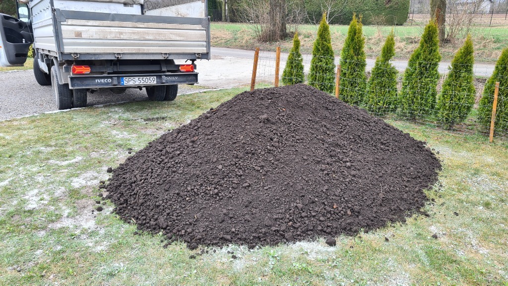 Ziemia ogrodowa czarnoziem hums do trawnika upraw | Tychy | Ogłoszenie ...
