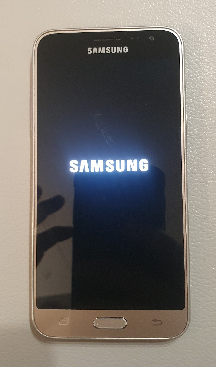 Smartfon Samsung Galaxy J3 6 złoty 1 5GB RAM 8GB ROM | Bytom | Kup ...