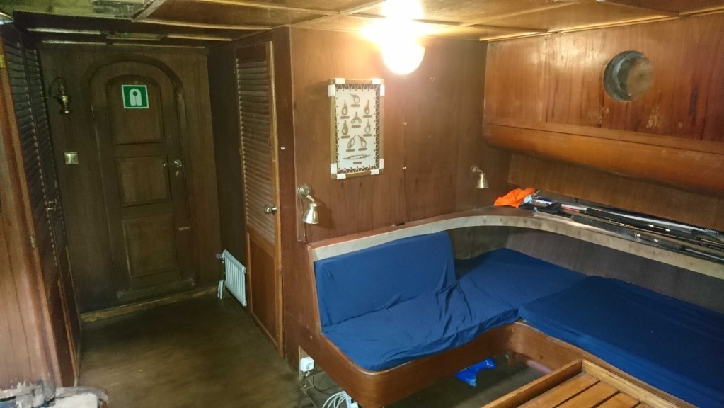 Statek Kuter Jacht Houseboat Camper na wodzie | Jastarnia | Licytacja ...