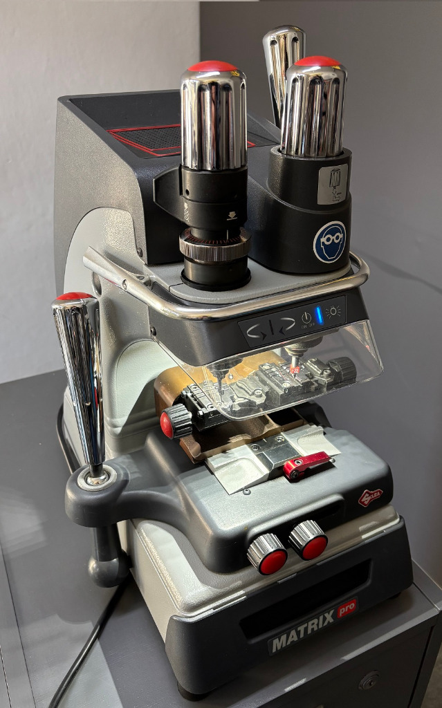 Maszyna Kopiarka Frezarka do dorabiania kluczy Silca Matrix Pro | Radom | Kup teraz na Allegro ...