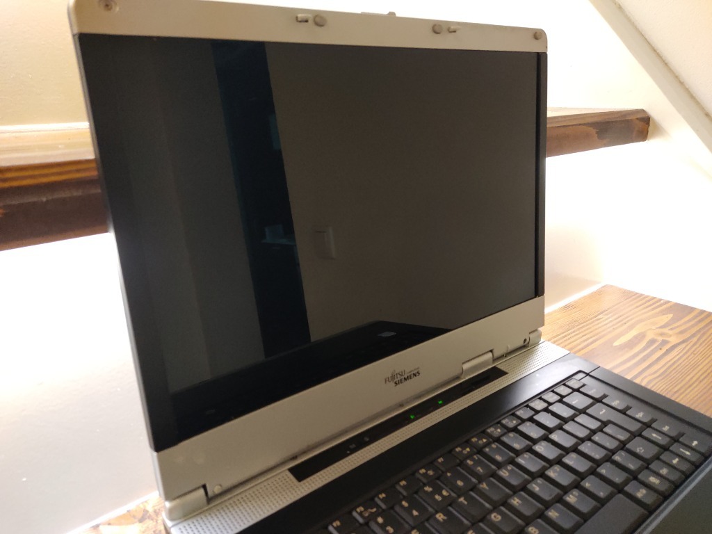 LAPTOP FUJITSU SIEMENS AMILO PRO V3515 V3515WL1 | Wieliczka | Licytacja ...