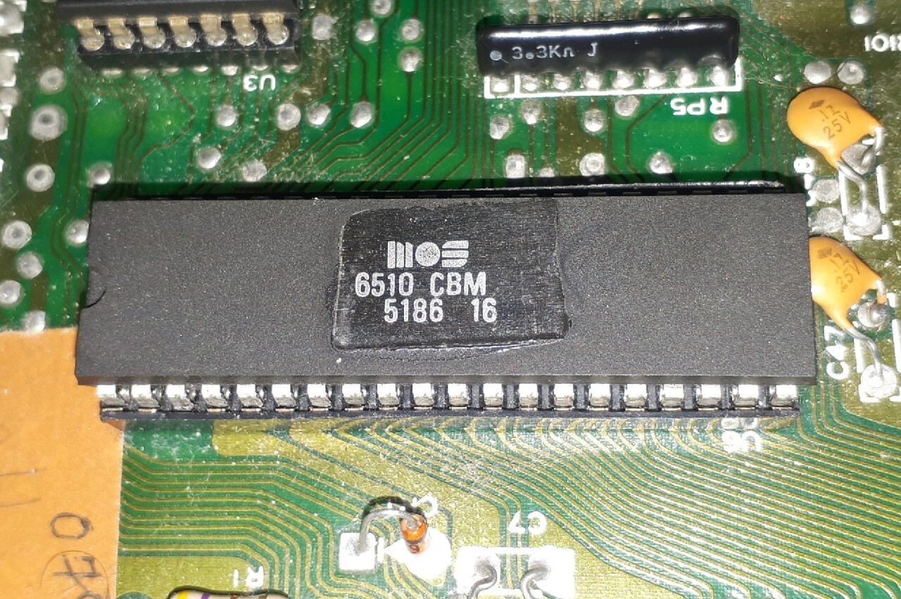 Układ CPU procesor MOS 6510 Commodore C64 + podsta | Warszawa | Kup ...