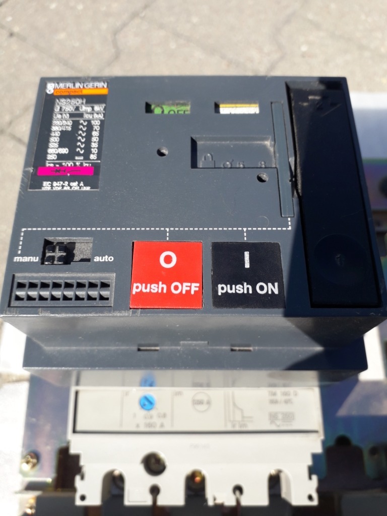 Wyłącznik kompaktowy NS250h 750V Merlin Gerin. | Kielce | Ogłoszenie na ...