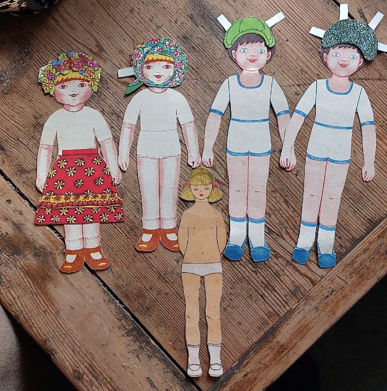 Papierowa lalka laleczka PRL vintage | Błotno | Kup teraz na Allegro ...