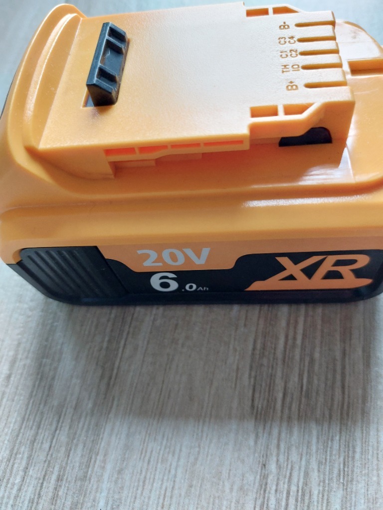 Akumulator Dewalt DCB200 20V 6000MAh 120Wh | Rożnowice | Kup teraz na ...