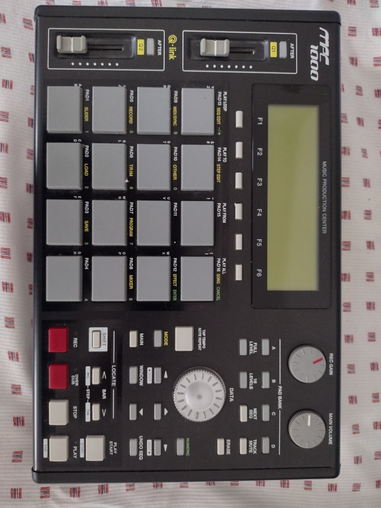 AKAI MPC 1000 Black (128mb) | Warszawa | Licytacja na Allegro Lokalnie
