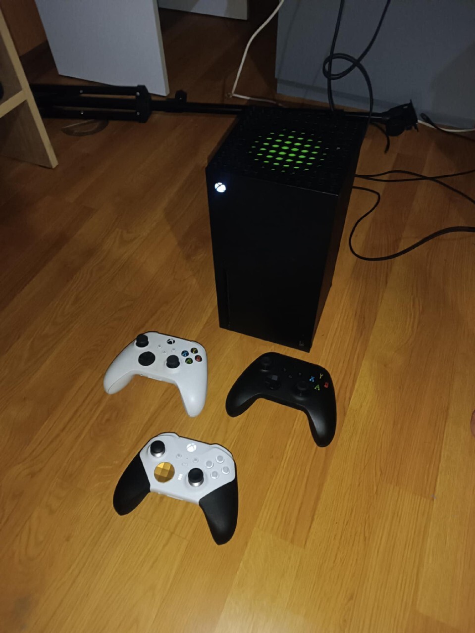 Konsola Xbox Series X 3 pady stan | Żywiec | Ogłoszenie na Allegro Lokalnie