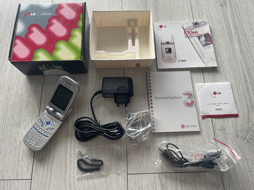 Kolekcja LG U8360 Folia. | Jaworzno | Licytacja na Allegro Lokalnie