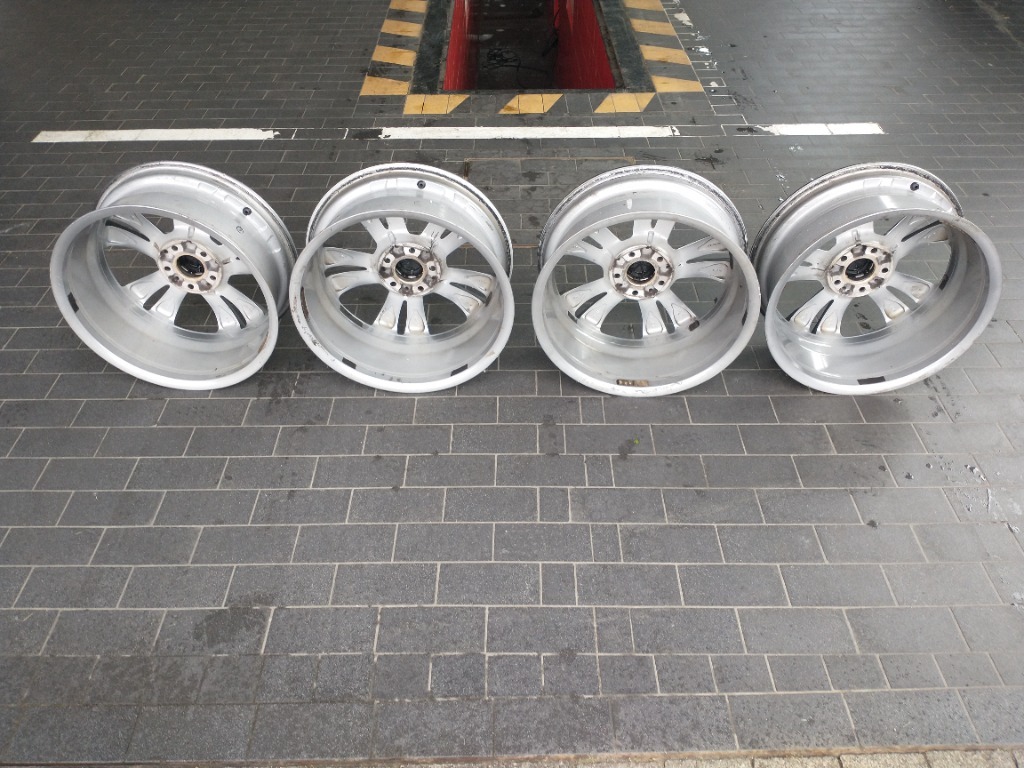 Mercedes felgi 2464010400 komplet z dekielkami | Puck | Kup teraz na ...
