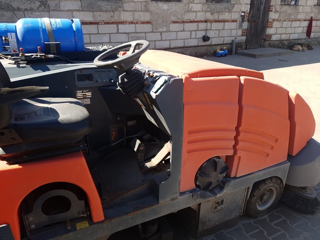 Zamiatarka Szorowarka Hako 1800 LPG | Gozdawa | Ogłoszenie na Allegro ...
