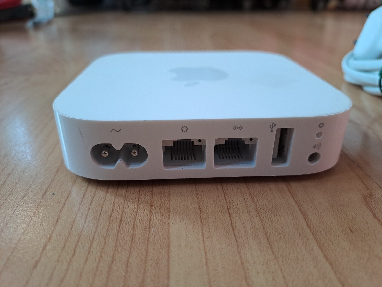 Router Apple A1392 AirPort Express AirPlay 2 | Poznań | Licytacja na Allegro Lokalnie