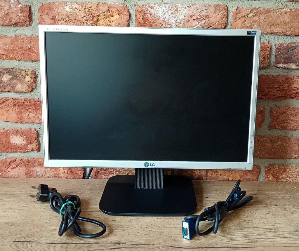 Monitor 19" LG Flatron L192WS-SN 1440x900 + kable | Sulechów | Kup ...