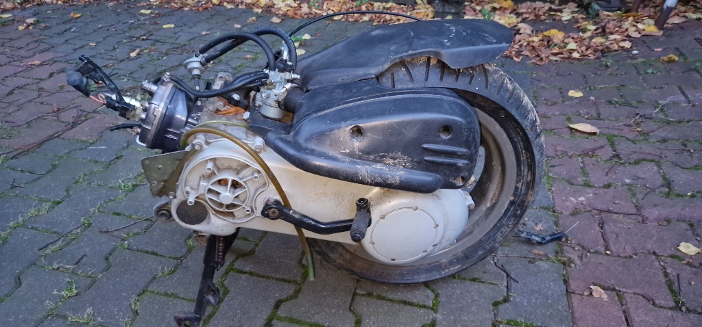 Silnik Aprilia Sr 50 silnik Piaggio | Nałęczów | Ogłoszenie na Allegro ...