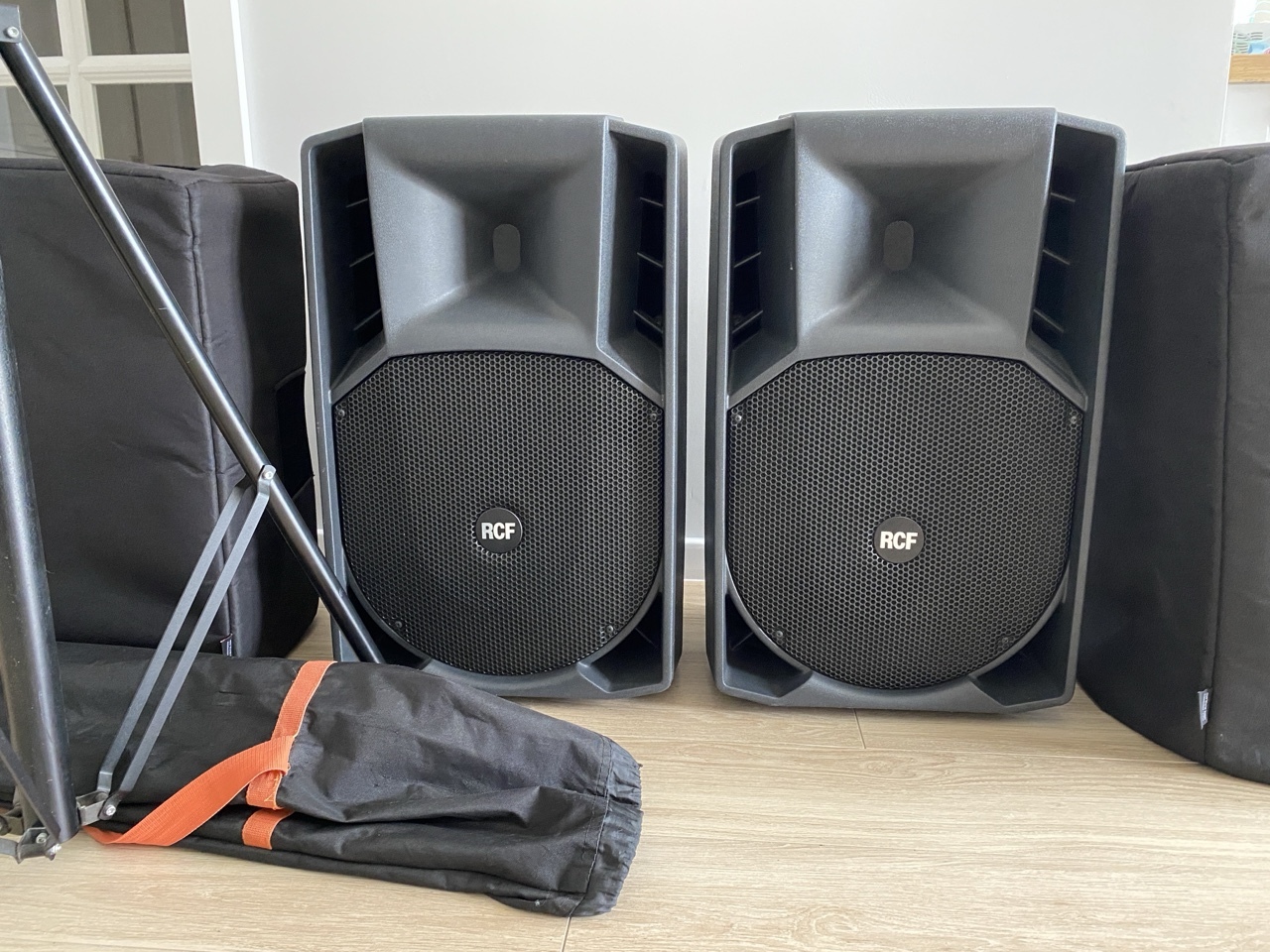 Kolumny 2x RCF 715 MK II - pokrowce, statywy, Made in Italy - Licytacja ...