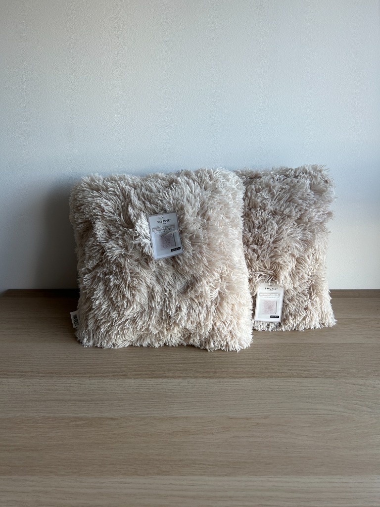 Puchata poduszka Smukee 40x40 2 sztuki kremowe | Warszawa | Kup teraz ...