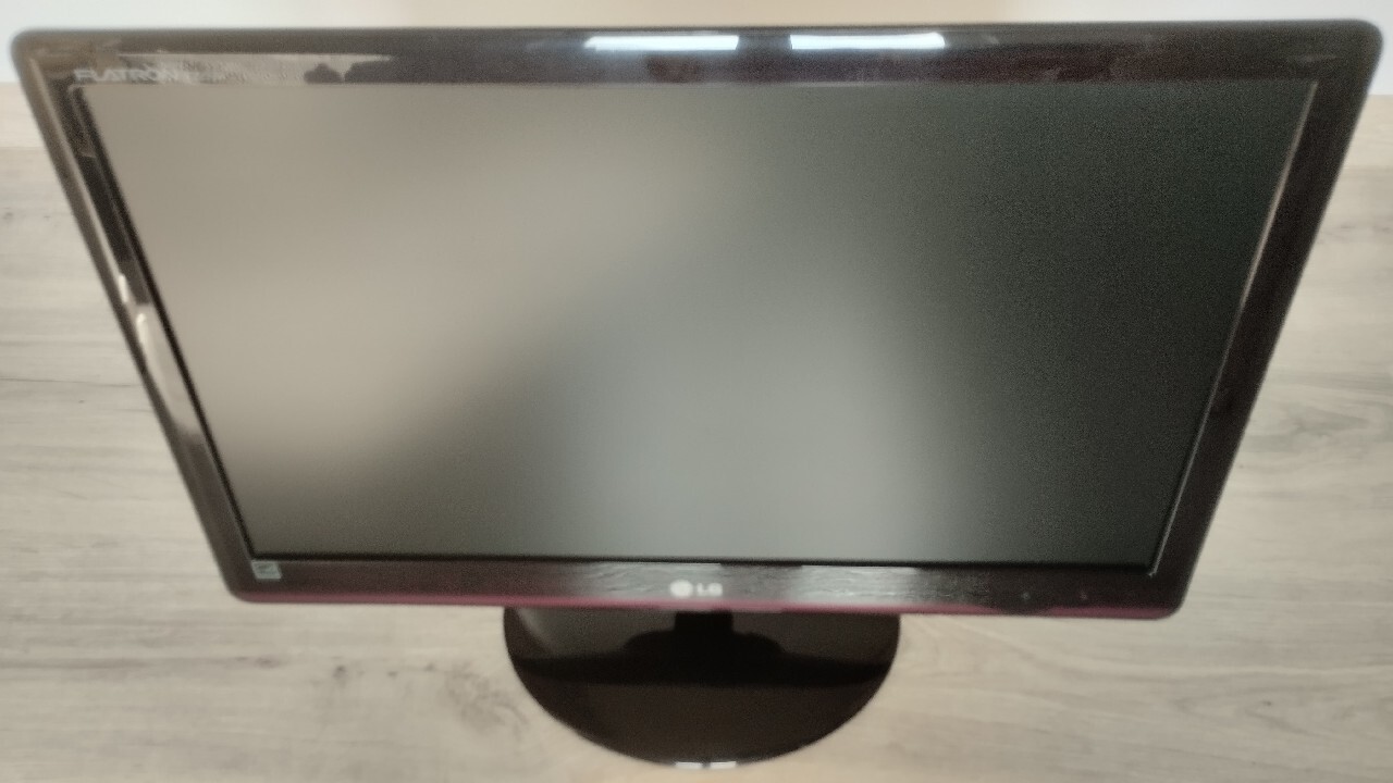 Monitor Flatron E2250v - Niska cena na Allegro.pl
