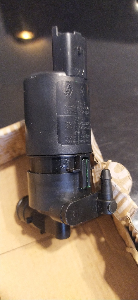 Pompka spryskiwacza Renault 286203634R | Szczecin | Kup teraz na ...