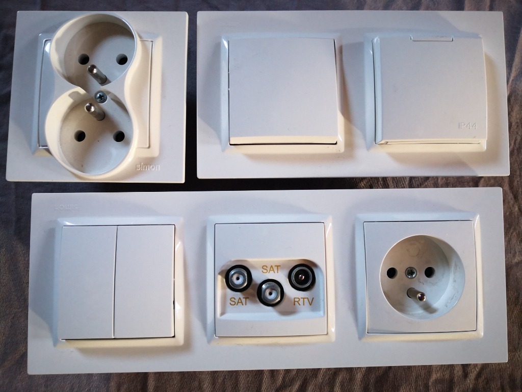 SIMON 10 gniazdka wyłączniki przełączniki RTV ramki BIAŁY | Rzeszów ...