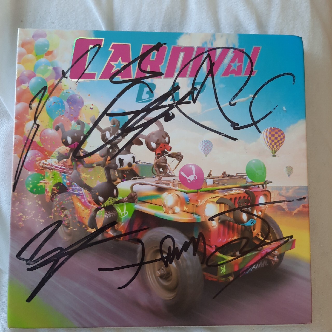 Kpop BAP album Carnival z autografami Jongupa i Youngjae | Krzymów ...