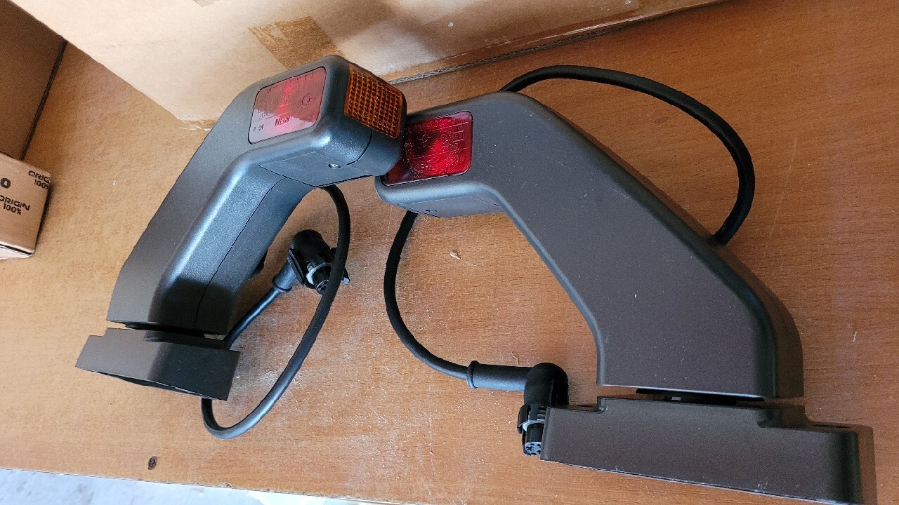 Lampy obrysowe tylne Iveco 500316554 500316555 | Nowy Dwór Gdański ...