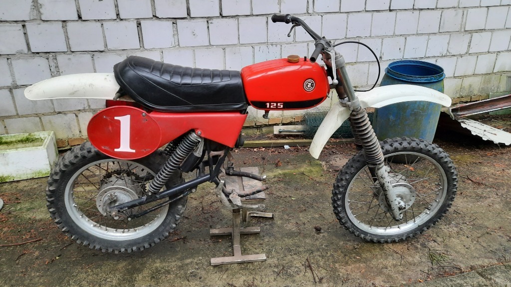 Oldtimer CZ 125 Typ 516 Moto-Cross Von 1985 Mieten 6298 | atelier-yuwa ...