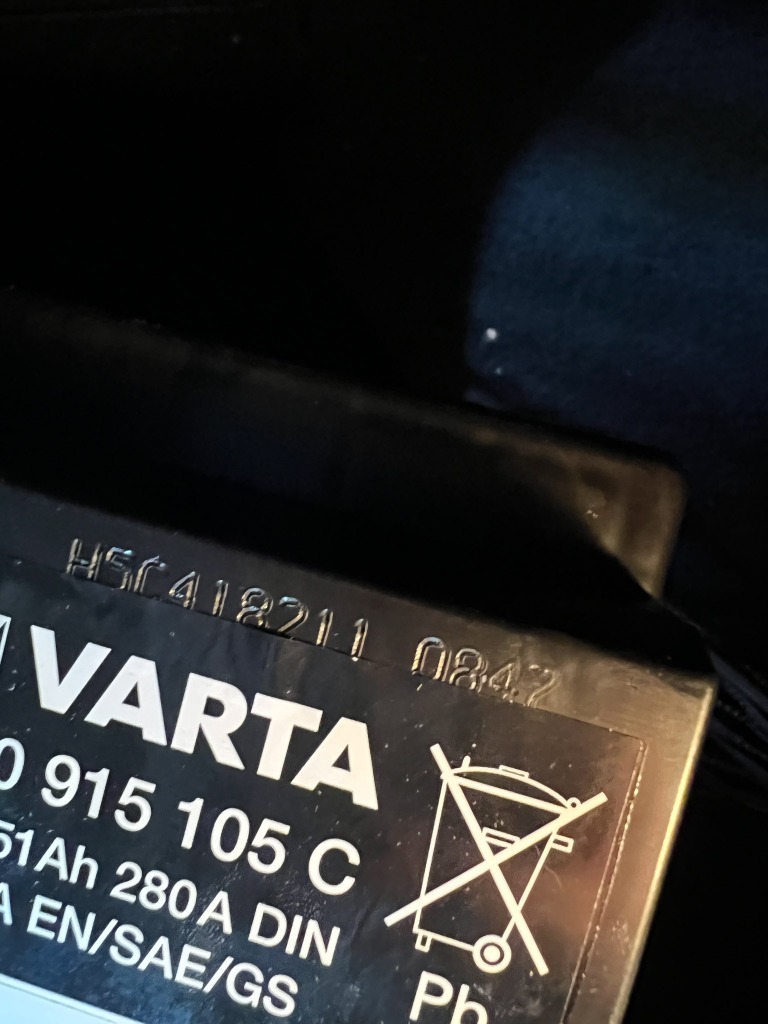 AKUMULATOR VARTA 12V 51AH 280A DIN 480A 5K0915105C | Kraków ...