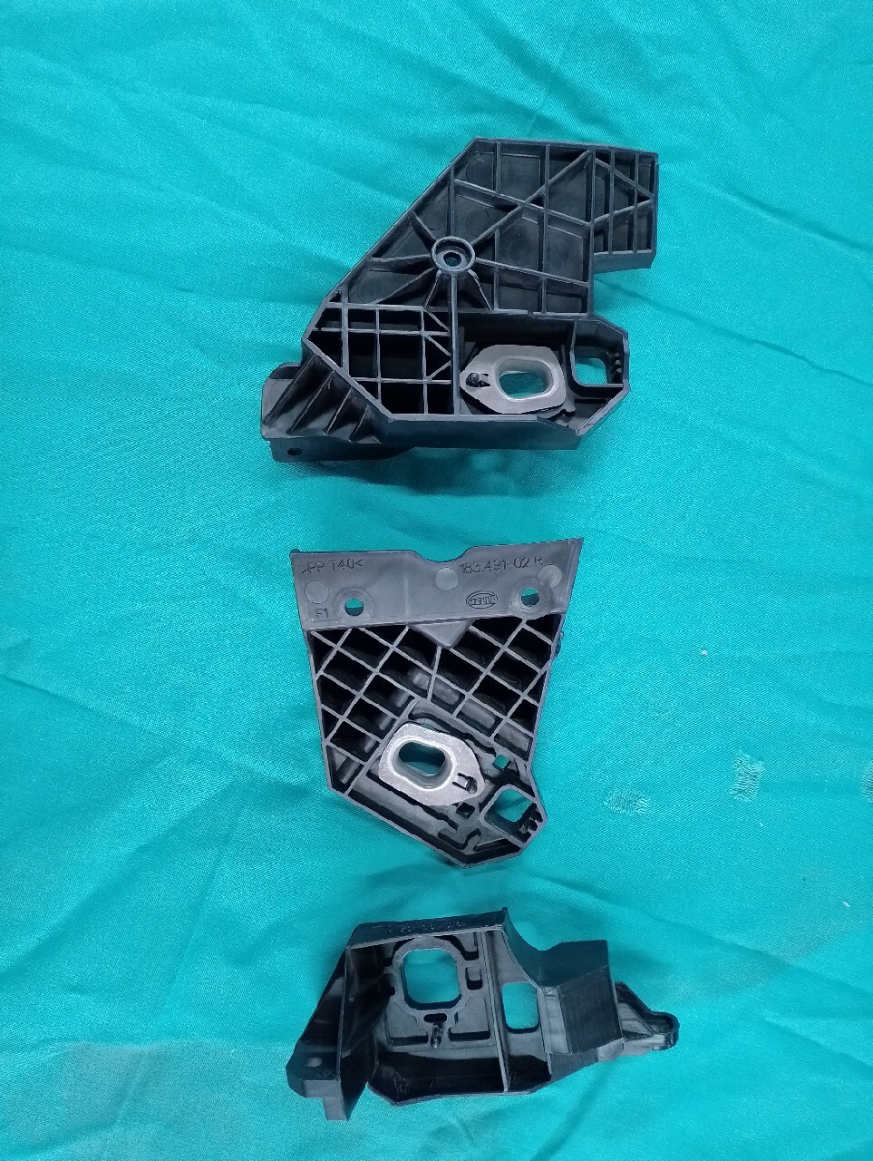 Uchwyty lamp Mercedes a176 | Radzymin | Ogłoszenie na Allegro Lokalnie