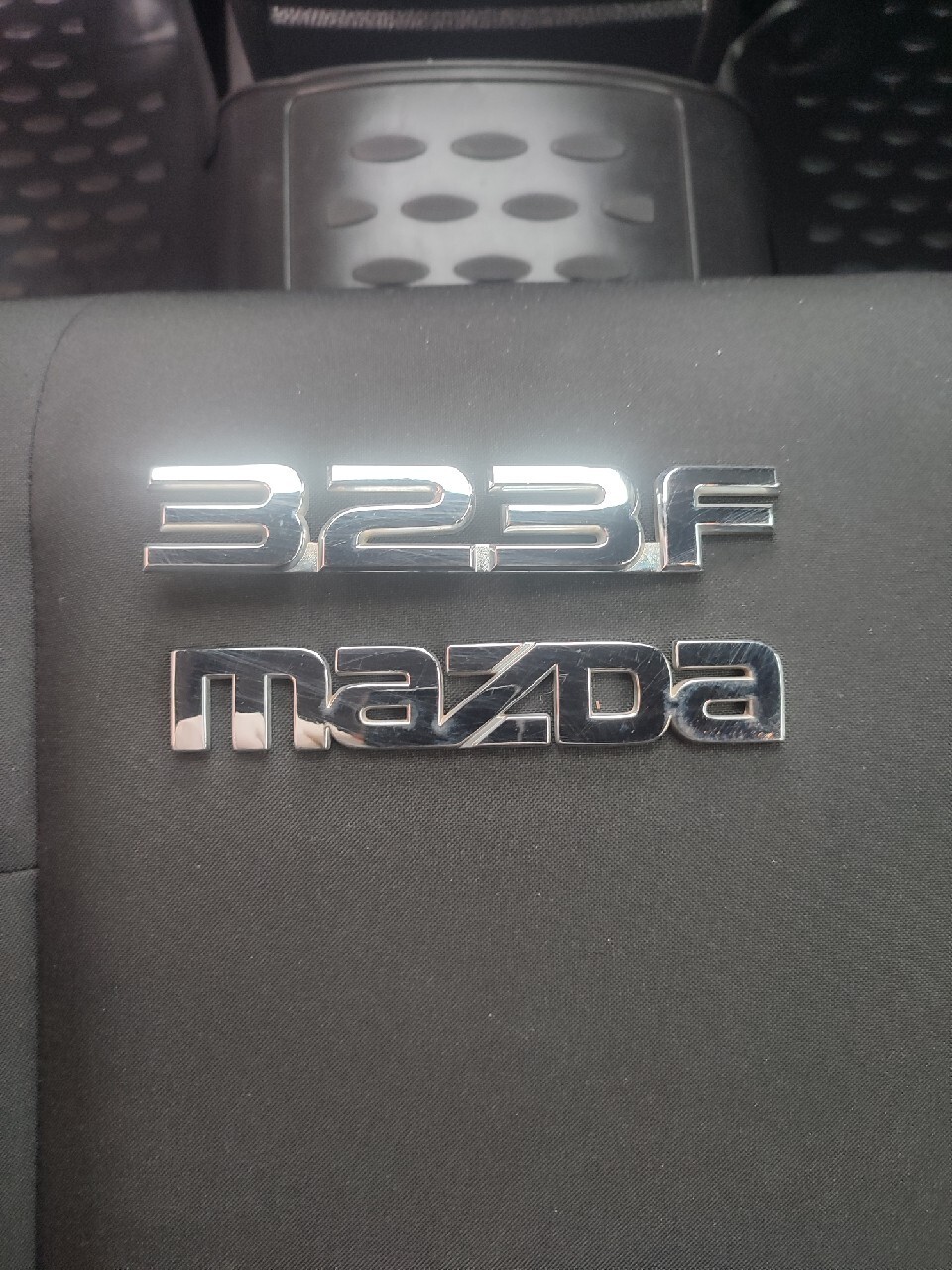 Mazda 323F logo napis | Kłodzko | Ogłoszenie na Allegro Lokalnie
