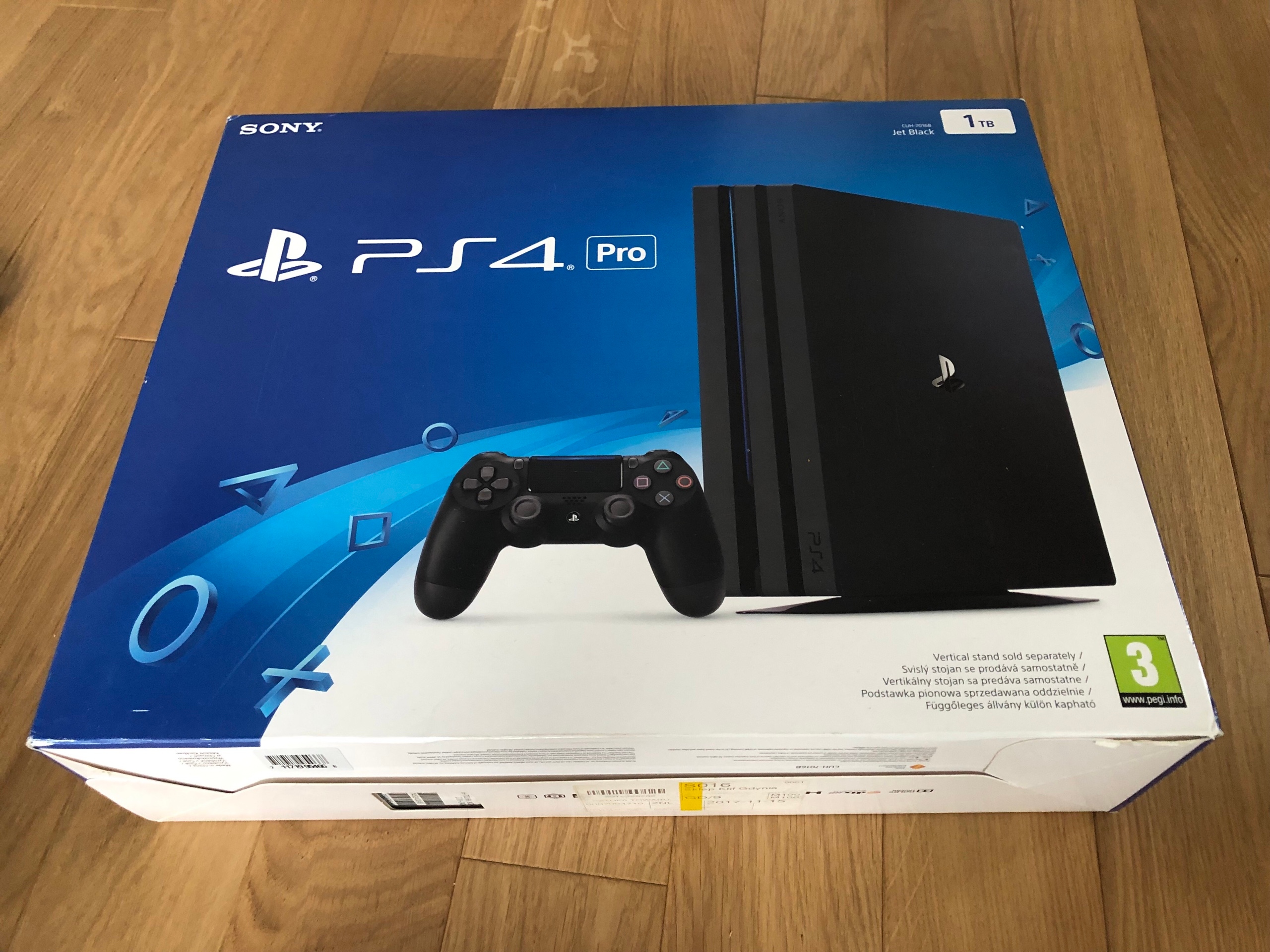 PS4 CUH-7200BB01 Pro 本体 コントローラー2個＆スタンド付き - nimfomane.com