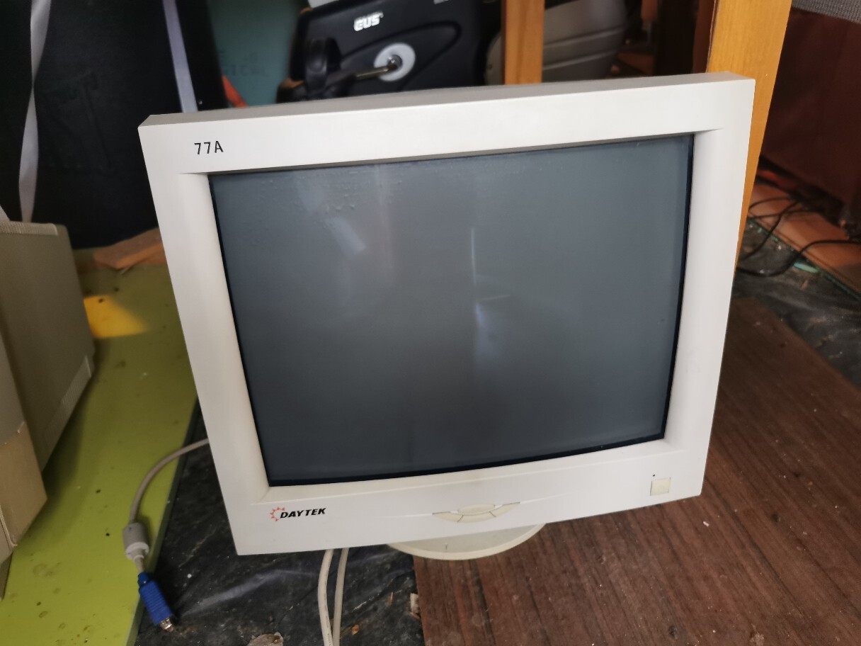 Stare komputery stacjonarne/monitory LG i inne | Tyrawa Solna ...