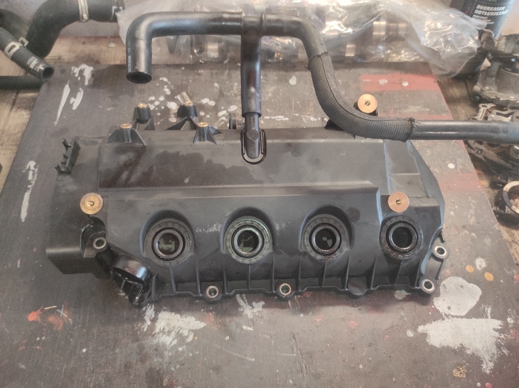 Pokrywa Zaworów Dacia, Renault D4F F732. 1.2 16V. | Sanok | Kup teraz ...