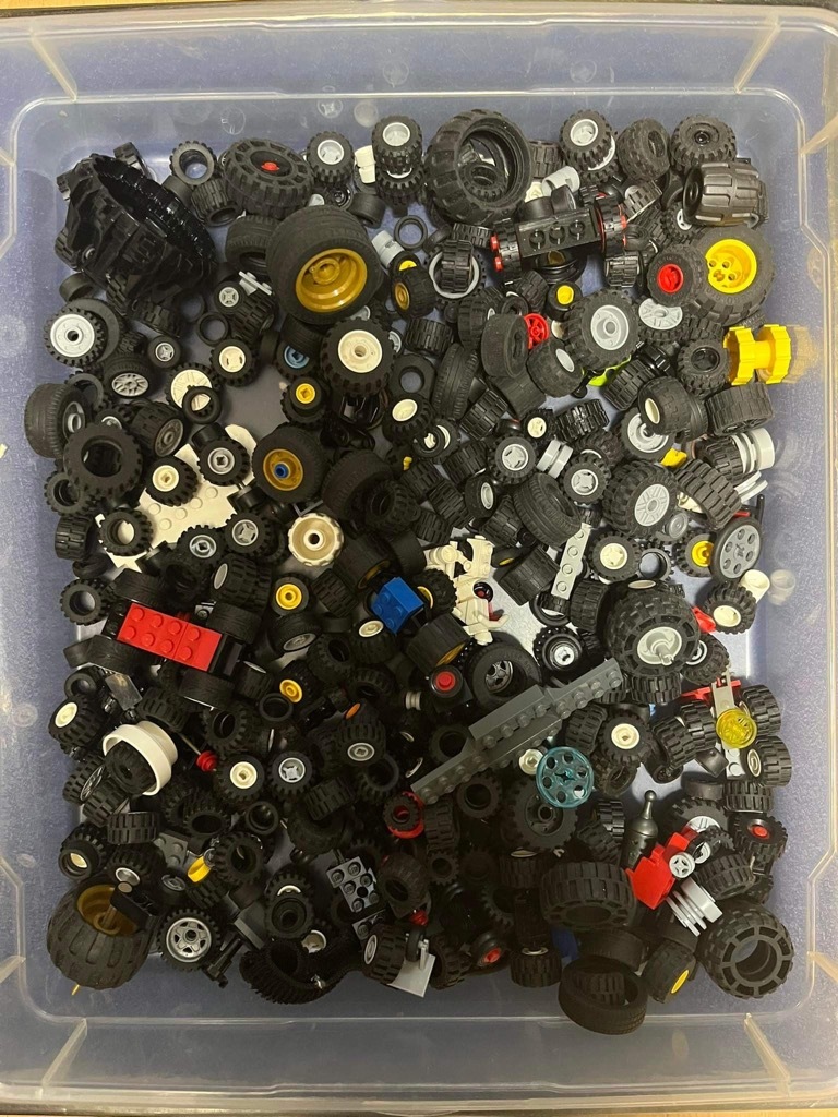 MIX 1 kilogram klocków LEGO opony i felgi | Jaworzno | Licytacja na ...