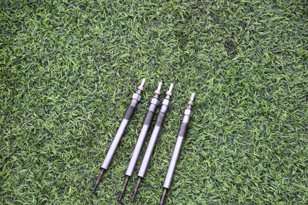 Świece Żarowe Opel Insignia F20DVH 55512264 | Piekoszów | Ogłoszenie na ...