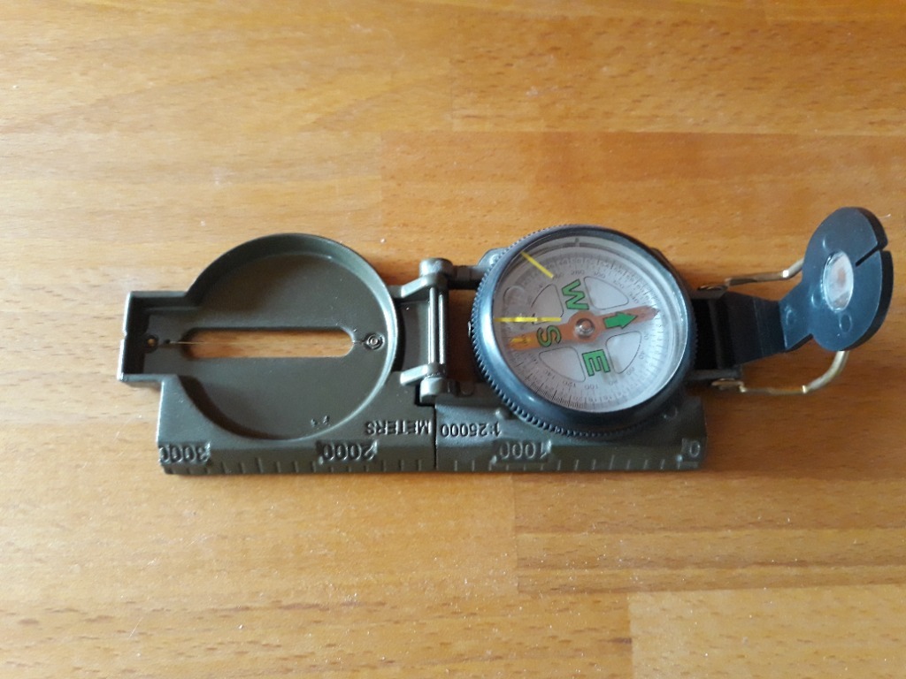 Kompas do poruszania się w terenie | Przemyśl | Kup teraz na Allegro ...