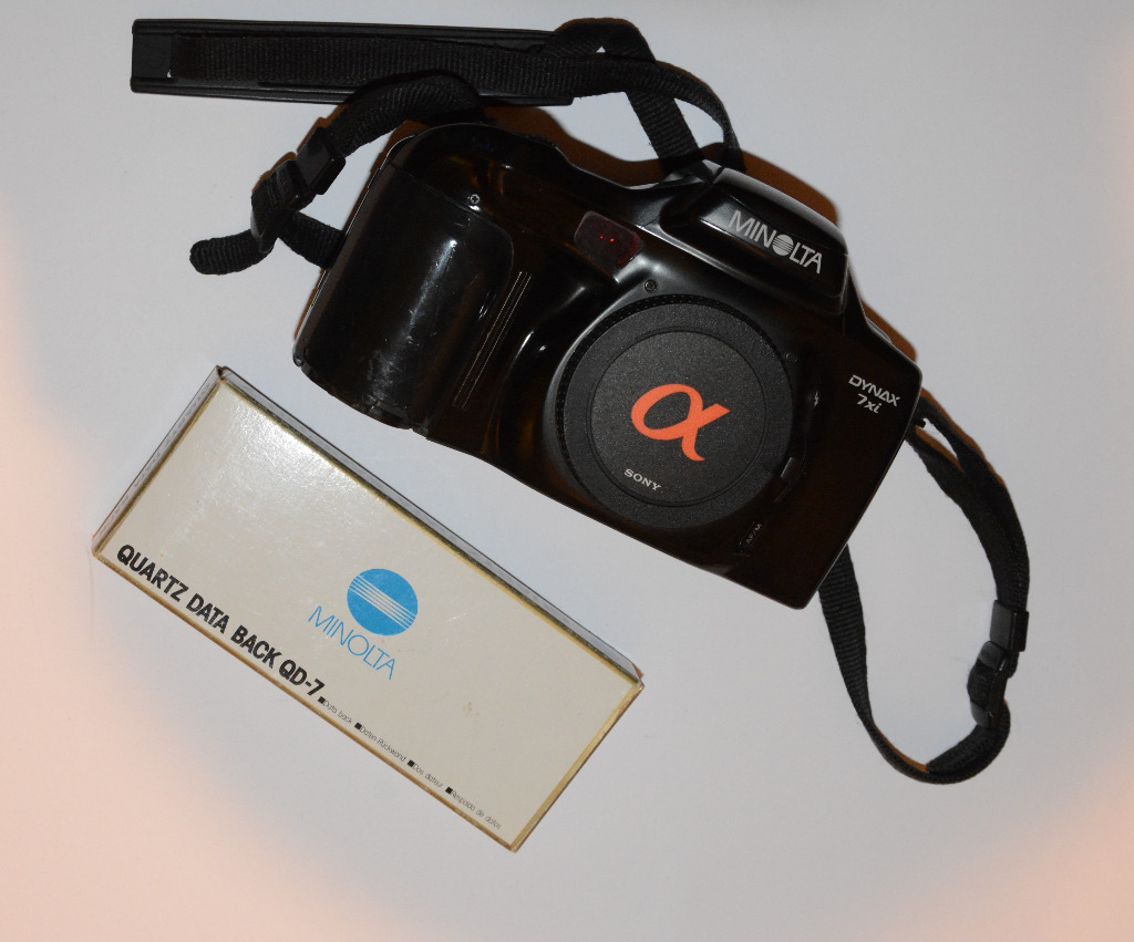 Aparat Minolta 7xi z lampą oraz datownikiem QD7 35mm | Babice Nowe ...