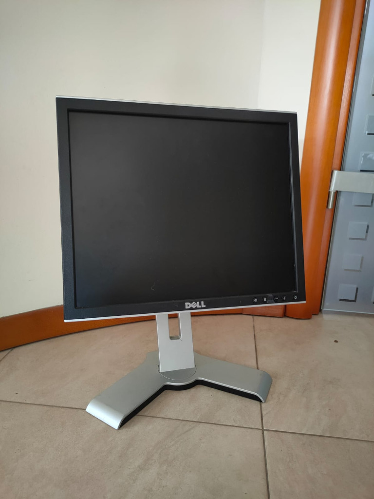 Monitor DELL 1708FP na stojaku Dostępne 10 sztuk | Warszawa ...