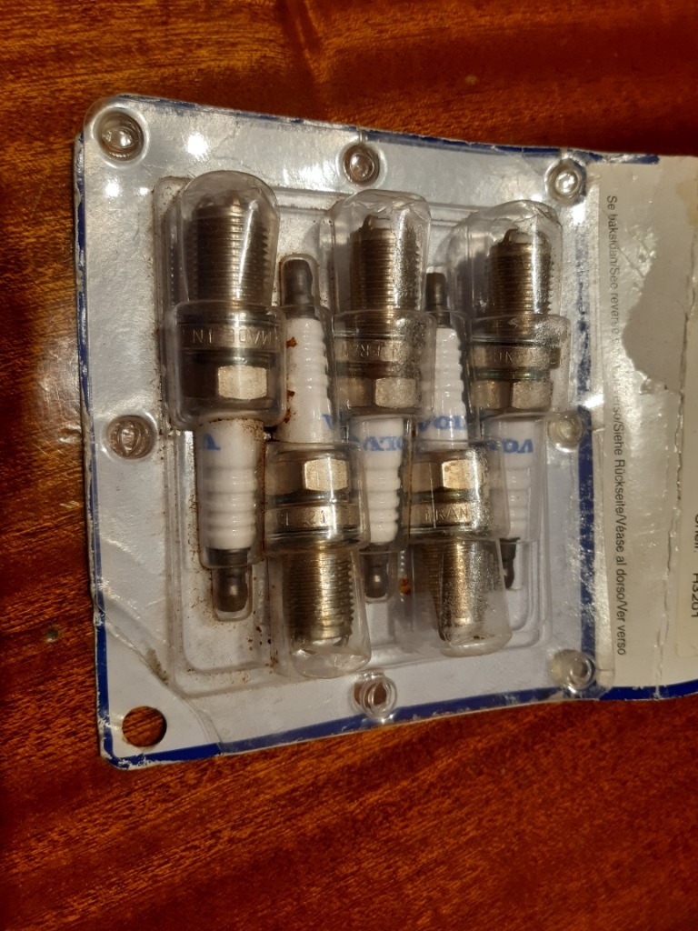 Świece zapłonowe VOLVO 850 S70 V70 S80 OE 8642660 | Rybnik | Kup teraz ...