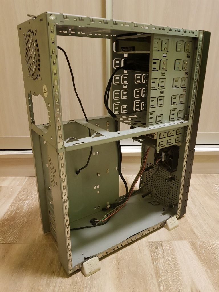 Obudowa do komputera Big Tower Retro PC | Bydgoszcz | Kup teraz na ...
