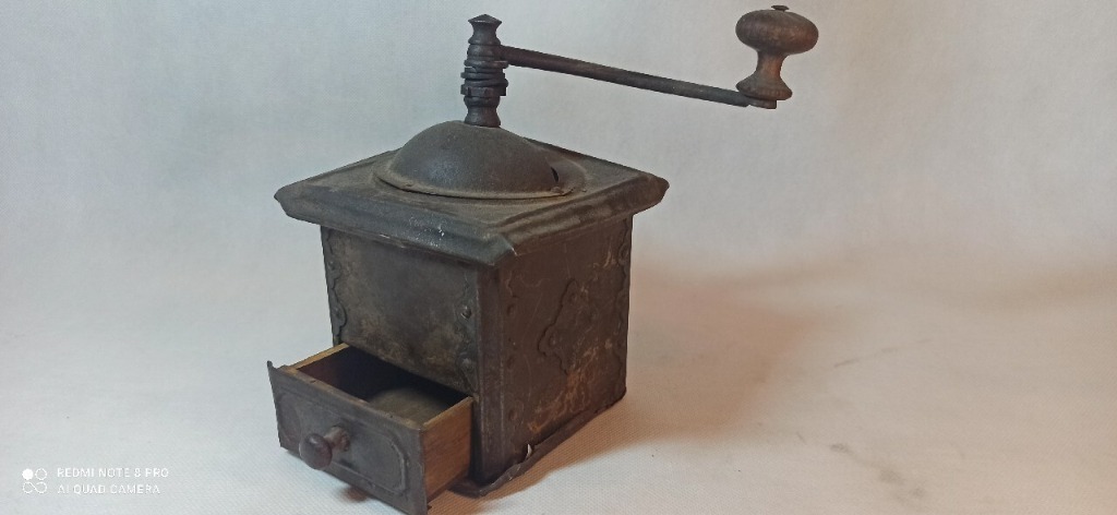 Bardzo stary blaszany młynek | Chmielnik | Kup teraz na Allegro Lokalnie