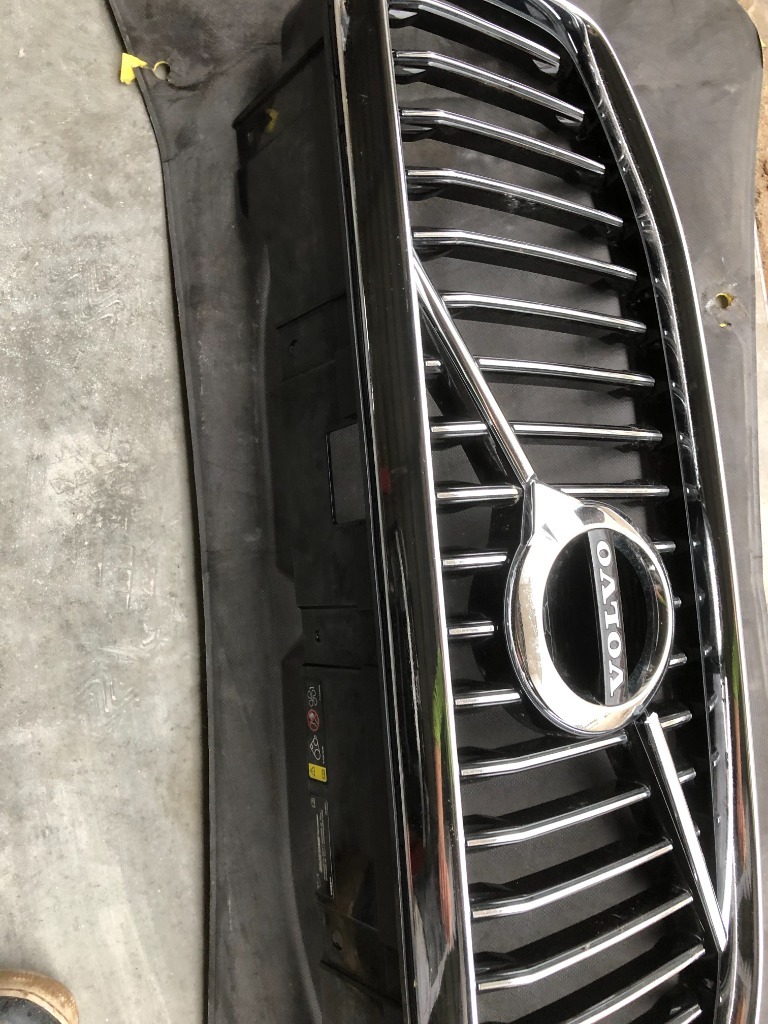 Volvo XC 60 II Grill oe 31425535 | Pszczew | Kup teraz na Allegro Lokalnie