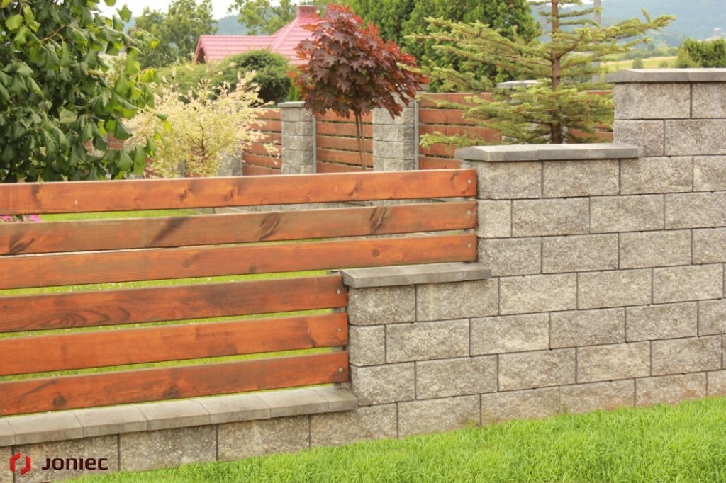 Pustaki bloczki ogrodzeniowe łupane Joniec | Słupno | Kup teraz na ...