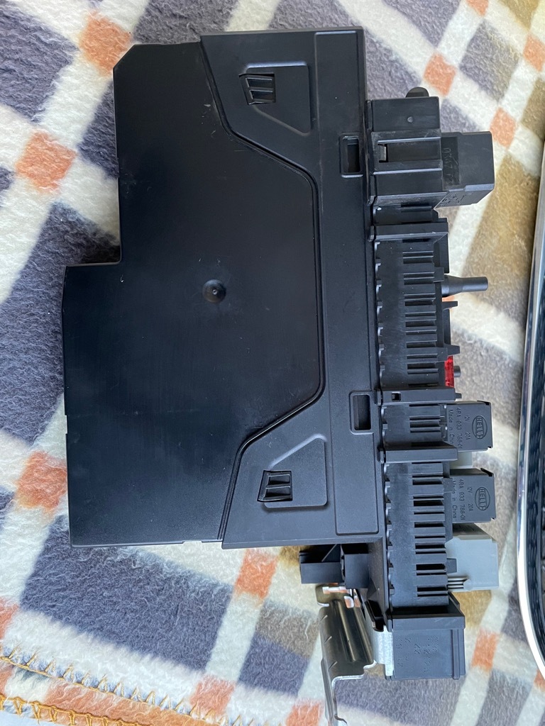 Skrzynka bezpieczników mercedesW207 212 902 85 02 | Warszawa ...