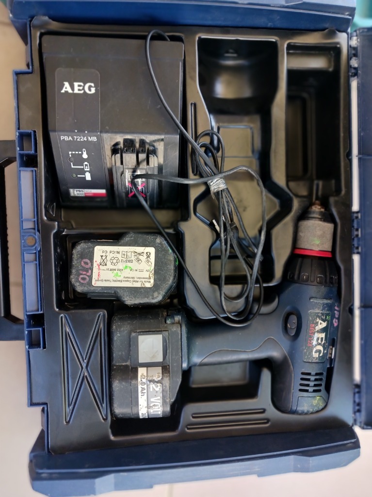 Wiertarka akumulatorowa do betonu stali i drewna AEG BEST 12 X | Marki ...