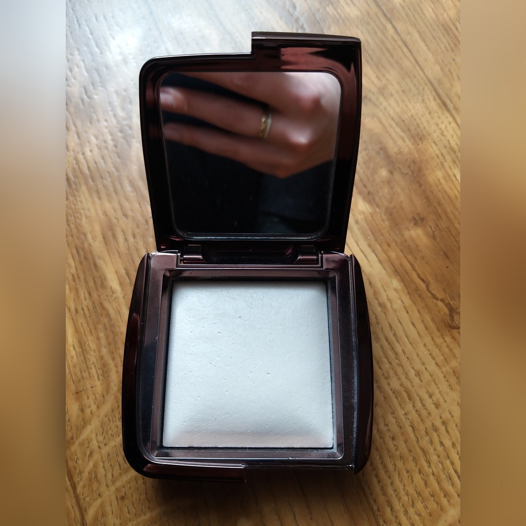 Hourglass puder Ethereal Light | Katowice | Kup teraz na Allegro Lokalnie