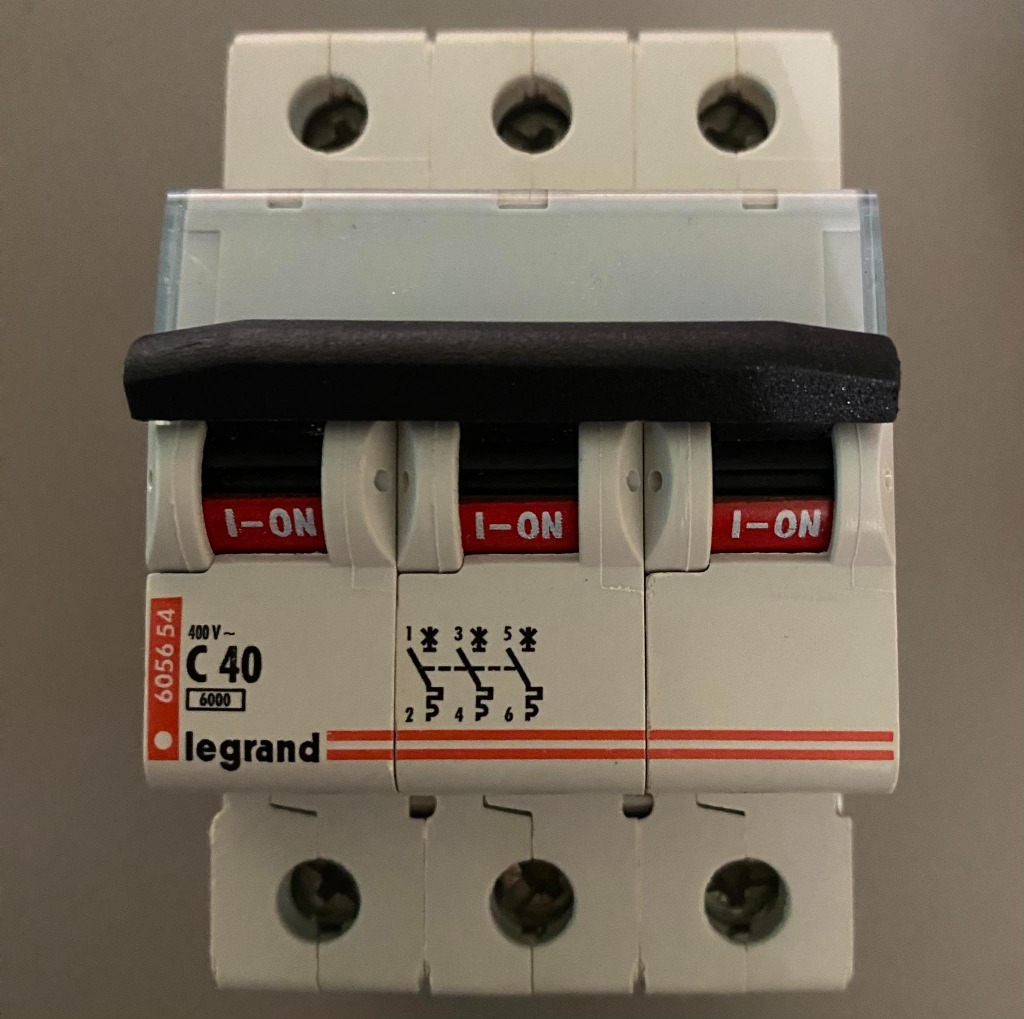 Wyłącznik instalacyjny S303 C40 3P 6kA AC TX3 | Sułkowice | Kup teraz na Allegro Lokalnie